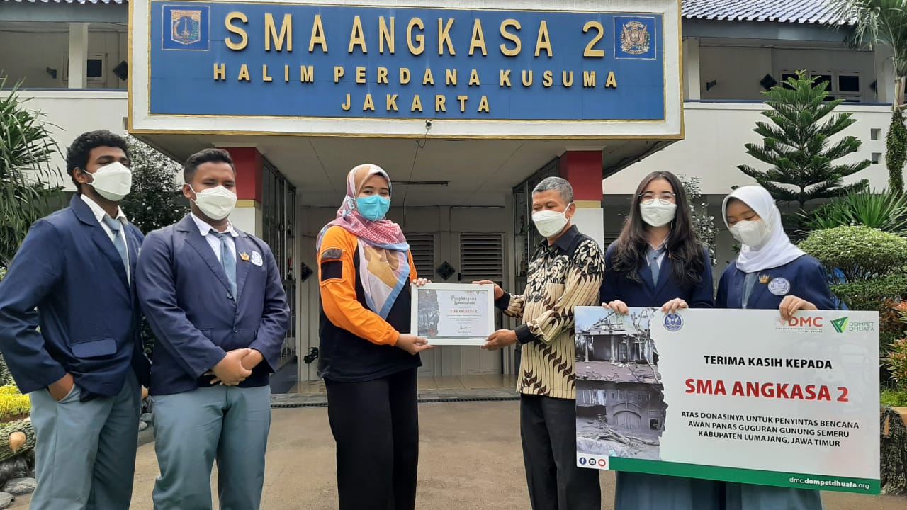 Peduli Semeru, DMC Terima Donasi dari SMA Angkasa 2 Halim Perdana Kusuma