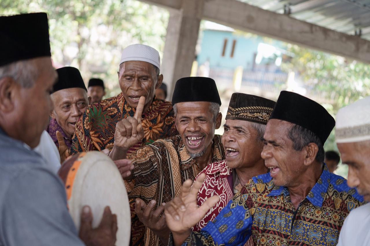 Masyarakat Tradisional Sambori Sambut Hangat Kurban di Penghujung Hari ...