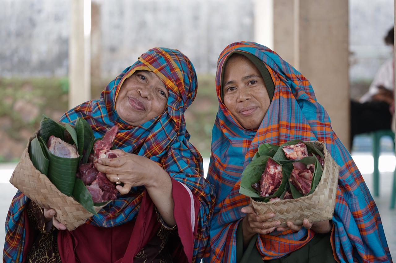 Masyarakat Tradisional Sambori Sambut Hangat Kurban di Penghujung Hari ...
