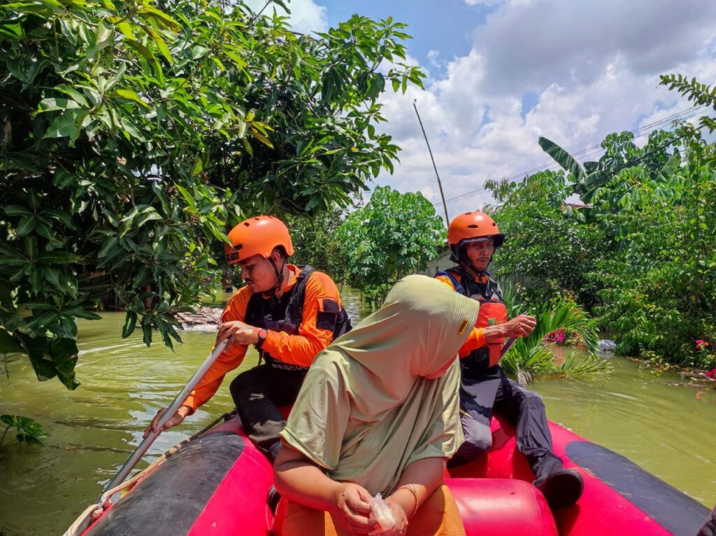 Flooding Paralyzes Demak, Dompet Dhuafa Deploys Aid and Evacuates Residents