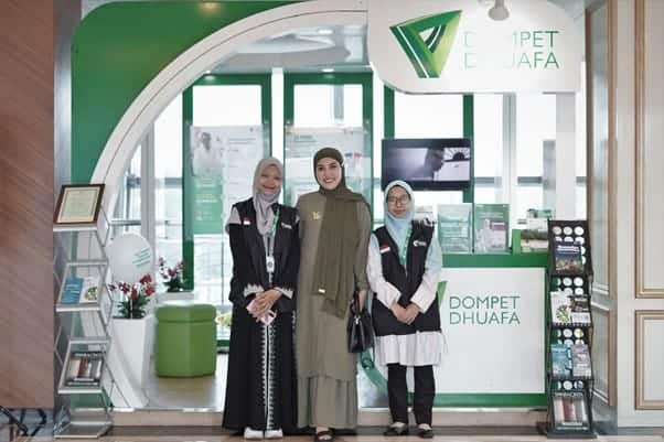 Smile is Healing, the Key to Serving Donors on Hari Raya