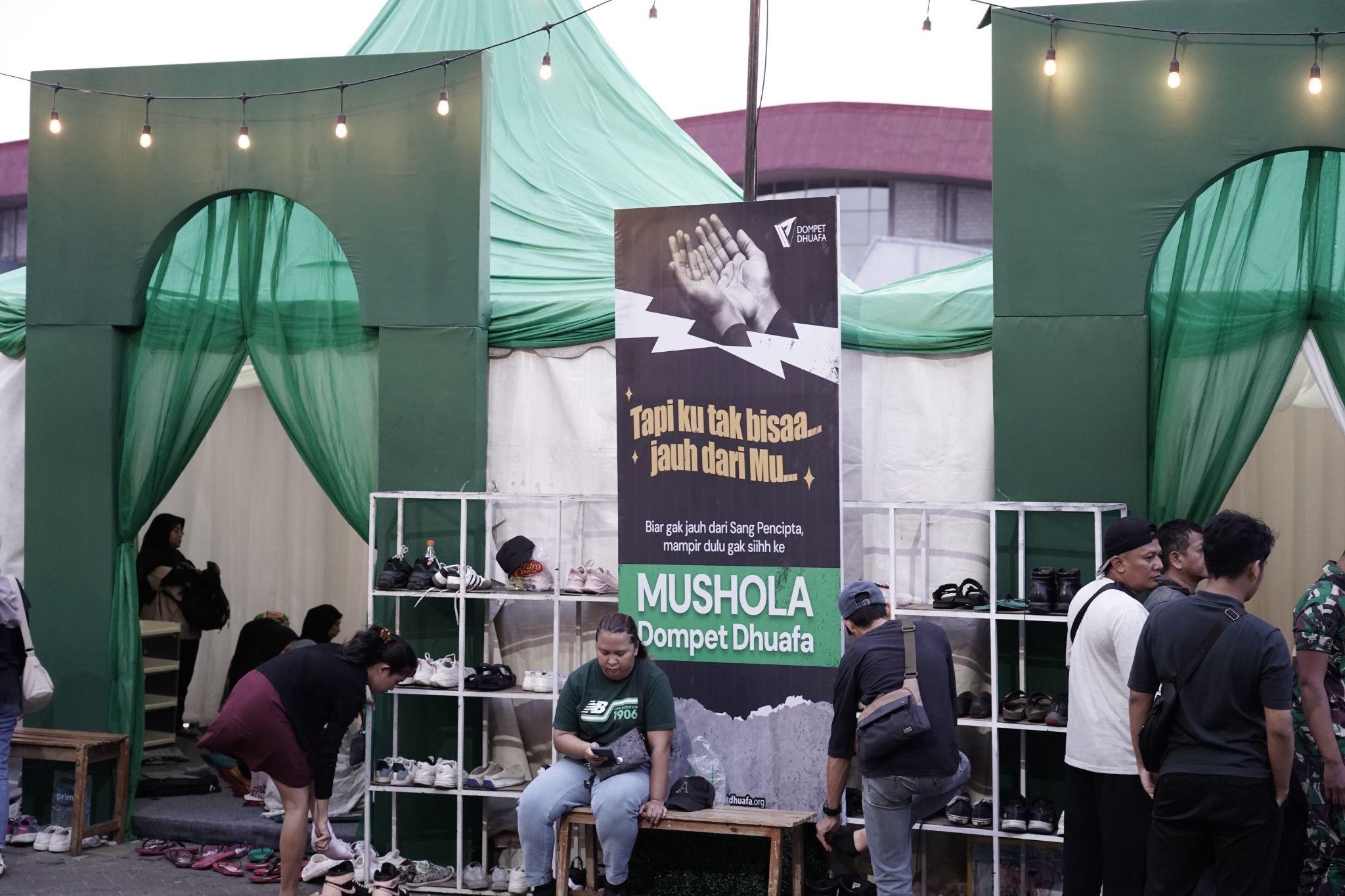 D's Musala at SLANK's Four Satoe Night Market Concert