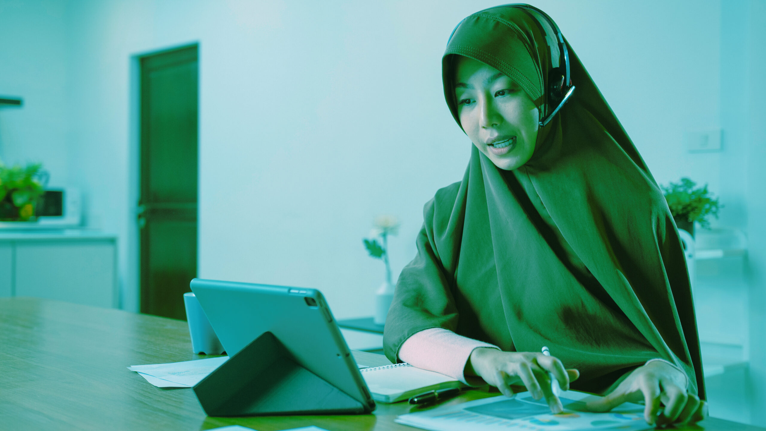 Profesional Muslim: Sukses Karier Tanpa Lepas Iman